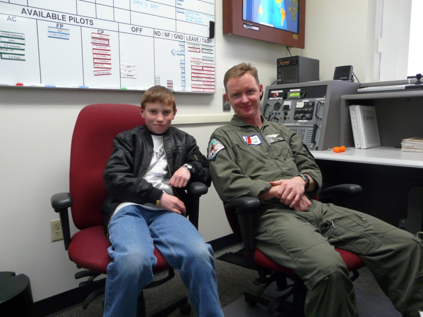 Evan flies - Che Barnes